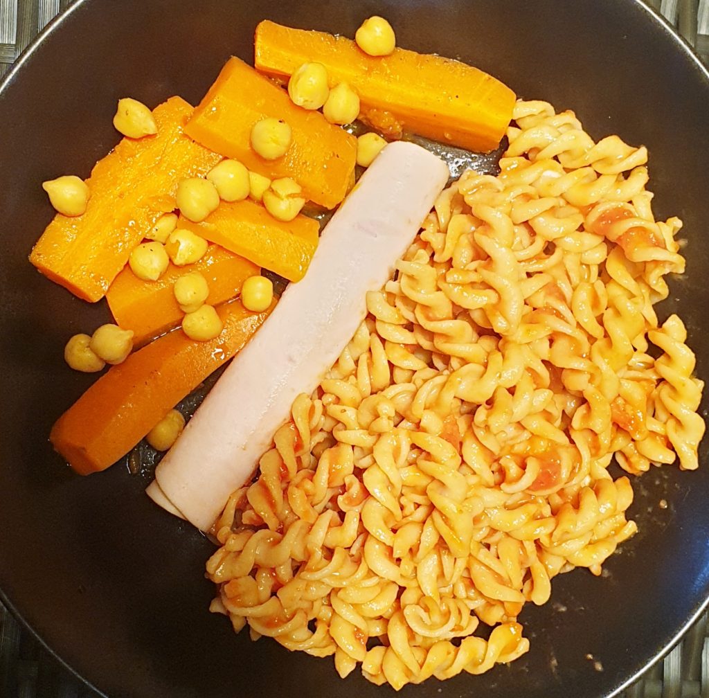 Pâtes de pois chiches - Carottes et blanc de poulet
